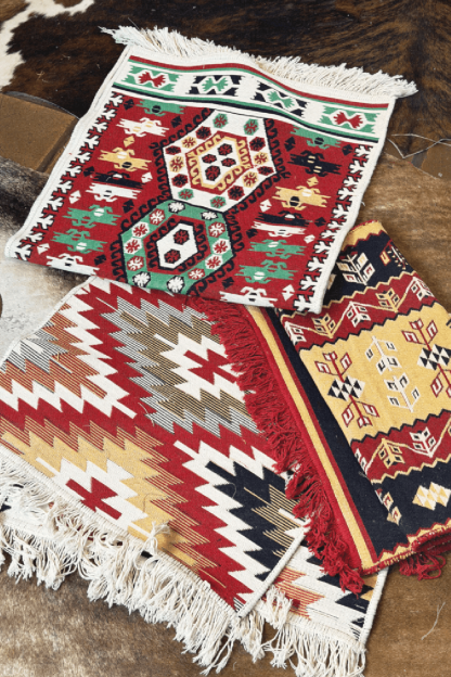 Indian Rugs/Tapetes – Old Western